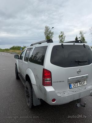 Pelēks Nissan Pathfinder 2009 Narva, ar dzinēja tilpumu 2.50 L un nobraukumu 310 tūkst. km par 5500 €, foto 5 vietnē AUTOMOTO.COM.LV