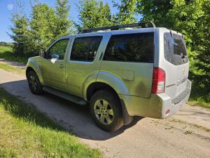 Grey Nissan Pathfinder 2009 in Telschi, with an engine capacity of 2.49 L and mileage of 0 thousand km for 3100 €, photo 3 on AUTOMOTO.COM.LV