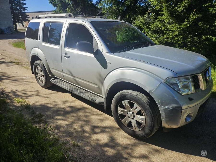 Grey Nissan Pathfinder 2009 in Telschi, with an engine capacity of 2.49 L and mileage of 0 thousand km for 3100 €, photo 4 on AUTOMOTO.COM.LV