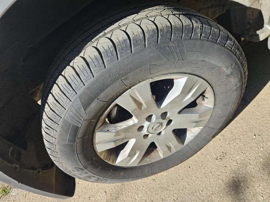 Grey Nissan Pathfinder 2009 in Telschi, with an engine capacity of 2.49 L and mileage of 0 thousand km for 3100 €, photo 8 on AUTOMOTO.COM.LV