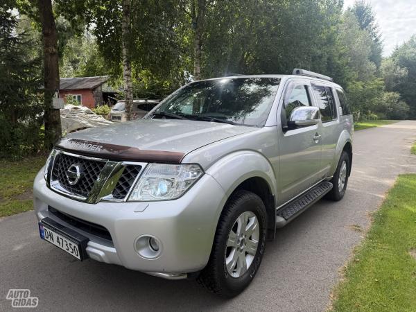 Grey Nissan Pathfinder 2010 in Kaunas, with an engine capacity of 2.50 L and mileage of 280 thousand km for 4000 €, photo 1 on AUTOMOTO.COM.LV