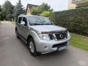 Pelēks Nissan Pathfinder 2010 Kauņa, ar dzinēja tilpumu 2.50 L un nobraukumu 280 tūkst. km par 4000 €, foto 3 vietnē AUTOMOTO.COM.LV