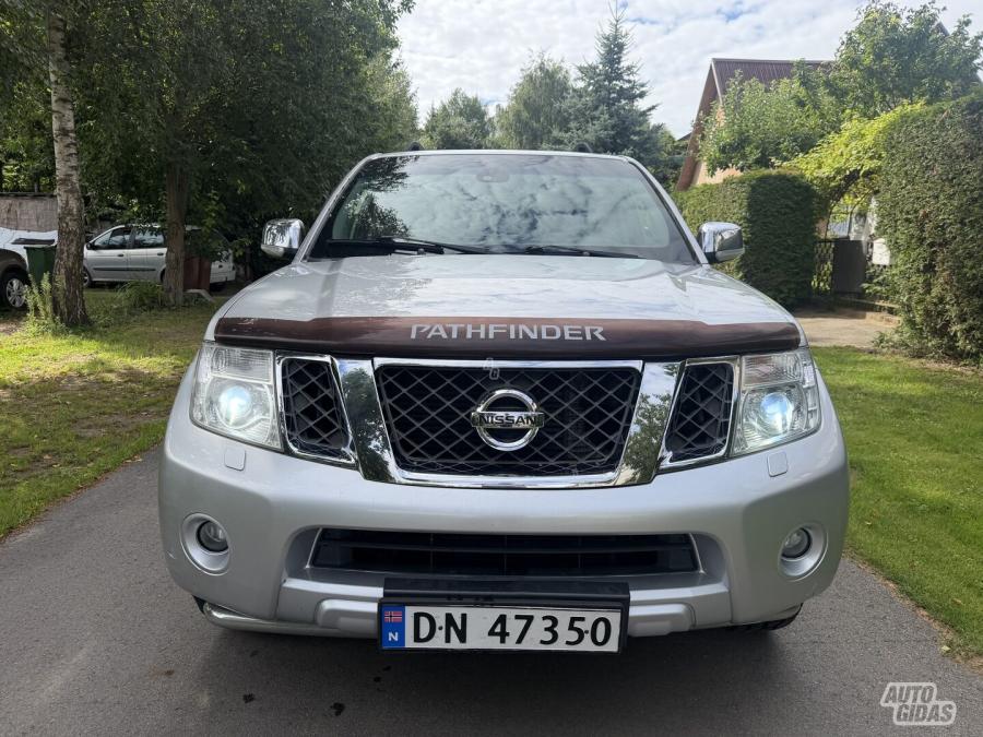 Pelēks Nissan Pathfinder 2010 Kauņa, ar dzinēja tilpumu 2.50 L un nobraukumu 280 tūkst. km par 4000 €, foto 4 vietnē AUTOMOTO.COM.LV