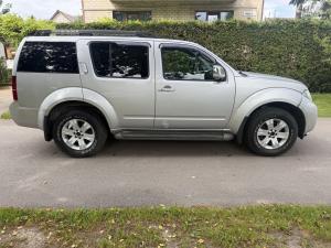 Pelēks Nissan Pathfinder 2010 Kauņa, ar dzinēja tilpumu 2.50 L un nobraukumu 280 tūkst. km par 4000 €, foto 5 vietnē AUTOMOTO.COM.LV