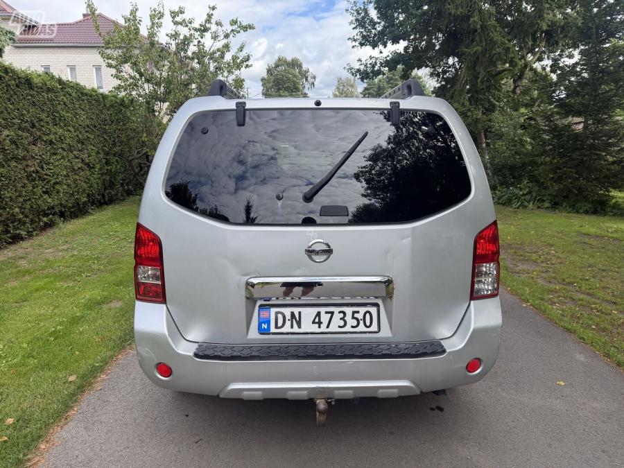 Pelēks Nissan Pathfinder 2010 Kauņa, ar dzinēja tilpumu 2.50 L un nobraukumu 280 tūkst. km par 4000 €, foto 7 vietnē AUTOMOTO.COM.LV