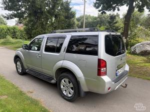 Pelēks Nissan Pathfinder 2010 Kauņa, ar dzinēja tilpumu 2.50 L un nobraukumu 280 tūkst. km par 4000 €, foto 8 vietnē AUTOMOTO.COM.LV