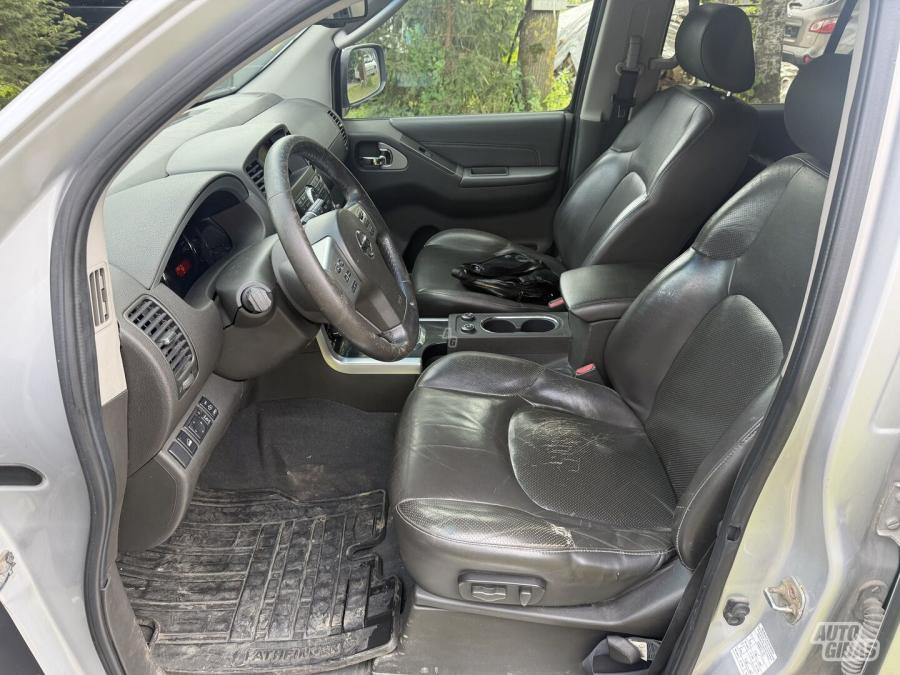 Pelēks Nissan Pathfinder 2010 Kauņa, ar dzinēja tilpumu 2.50 L un nobraukumu 280 tūkst. km par 4000 €, foto 13 vietnē AUTOMOTO.COM.LV
