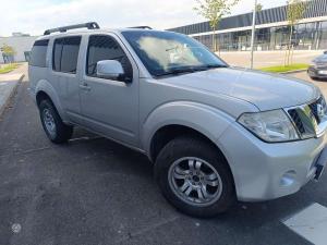 Pelēks Nissan Pathfinder 2010 Kauņa, ar dzinēja tilpumu 2.50 L un nobraukumu 238 tūkst. km par 6500 €, foto 3 vietnē AUTOMOTO.COM.LV