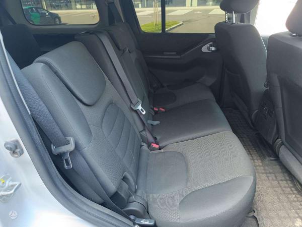 Pelēks Nissan Pathfinder 2010 Kauņa, ar dzinēja tilpumu 2.50 L un nobraukumu 238 tūkst. km par 6500 €, foto 7 vietnē AUTOMOTO.COM.LV
