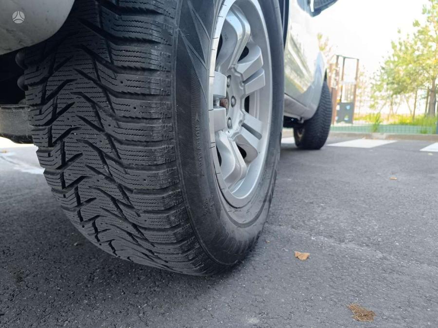 Pelēks Nissan Pathfinder 2010 Kauņa, ar dzinēja tilpumu 2.50 L un nobraukumu 238 tūkst. km par 6500 €, foto 15 vietnē AUTOMOTO.COM.LV