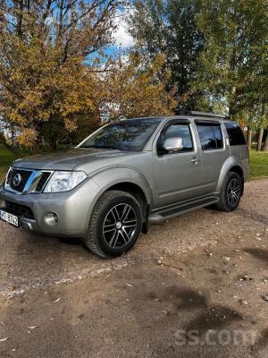Pelēks Nissan Pathfinder 2011 Rīga, ar dzinēja tilpumu 2.50 L un nobraukumu 244 tūkst. km par 8000 €, foto 3 vietnē AUTOMOTO.COM.LV