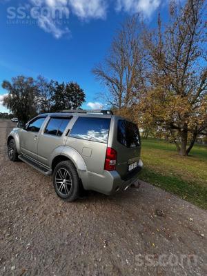 Pelēks Nissan Pathfinder 2011 Rīga, ar dzinēja tilpumu 2.50 L un nobraukumu 244 tūkst. km par 8000 €, foto 5 vietnē AUTOMOTO.COM.LV