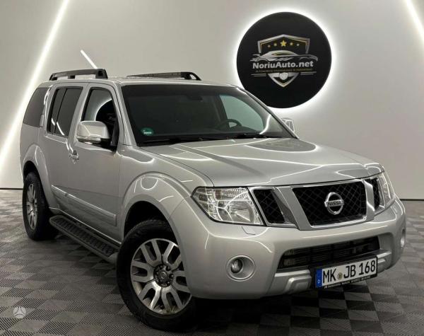 Grey Nissan Pathfinder 2012 in Marijampole, with an engine capacity of 2.99 L and mileage of 276 thousand km for 9750 €, photo 1 on AUTOMOTO.COM.LV