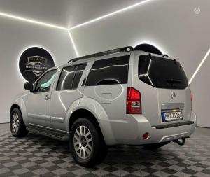 Pelēks Nissan Pathfinder 2012 Marijampole, ar dzinēja tilpumu 2.99 L un nobraukumu 276 tūkst. km par 9750 €, foto 22 vietnē AUTOMOTO.COM.LV