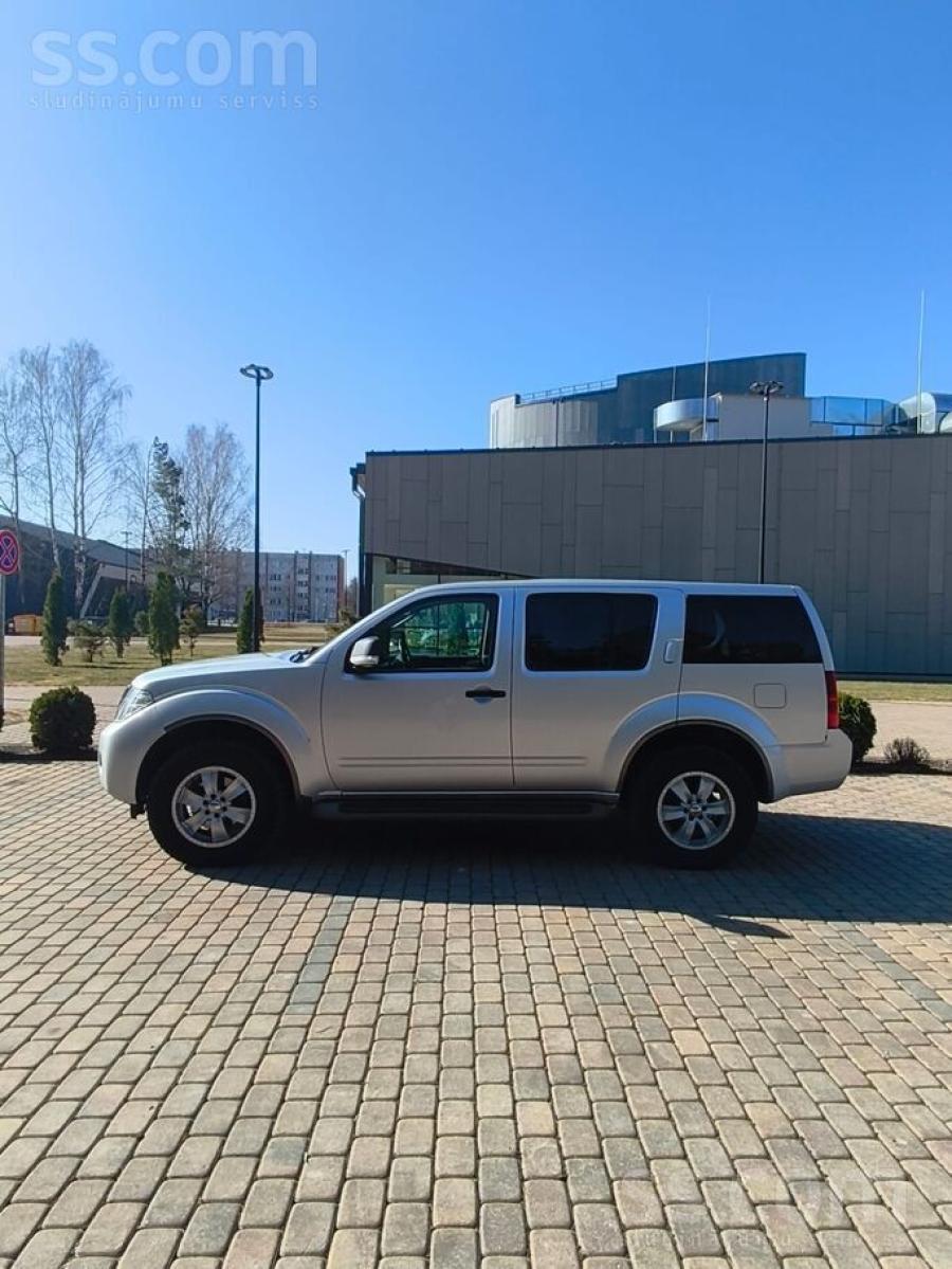 Pelēks Nissan Pathfinder 2012 Rīga, ar dzinēja tilpumu 2.50 L un nobraukumu 229 tūkst. km par 5050 €, foto 4 vietnē AUTOMOTO.COM.LV