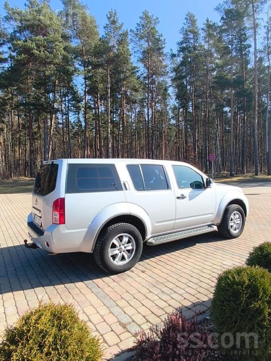 Pelēks Nissan Pathfinder 2012 Rīga, ar dzinēja tilpumu 2.50 L un nobraukumu 229 tūkst. km par 5050 €, foto 5 vietnē AUTOMOTO.COM.LV