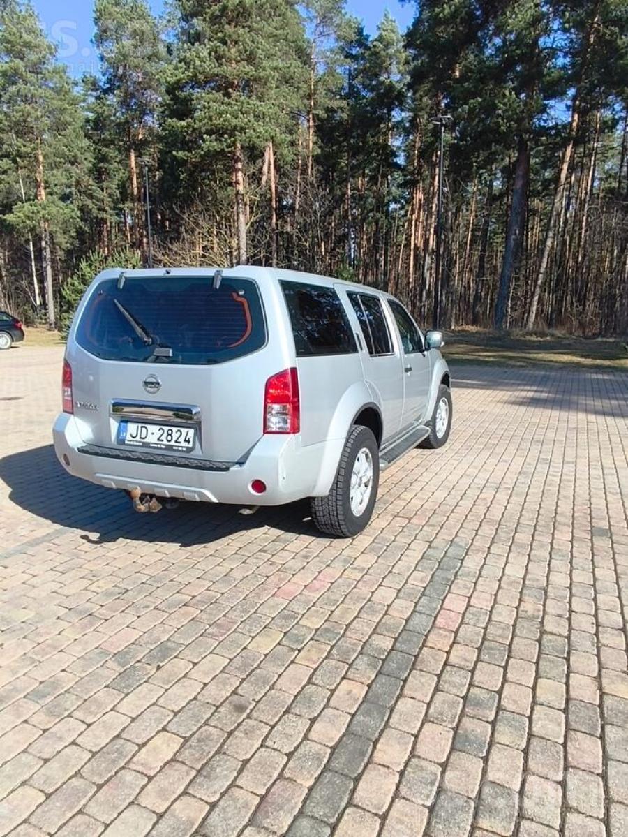 Pelēks Nissan Pathfinder 2012 Rīga, ar dzinēja tilpumu 2.50 L un nobraukumu 229 tūkst. km par 5050 €, foto 6 vietnē AUTOMOTO.COM.LV