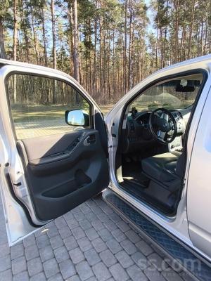 Pelēks Nissan Pathfinder 2012 Rīga, ar dzinēja tilpumu 2.50 L un nobraukumu 229 tūkst. km par 5050 €, foto 10 vietnē AUTOMOTO.COM.LV