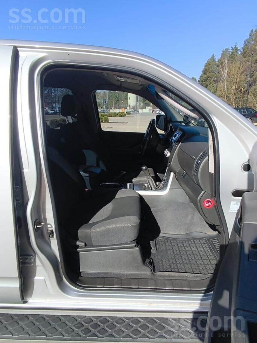 Pelēks Nissan Pathfinder 2012 Rīga, ar dzinēja tilpumu 2.50 L un nobraukumu 229 tūkst. km par 5050 €, foto 12 vietnē AUTOMOTO.COM.LV