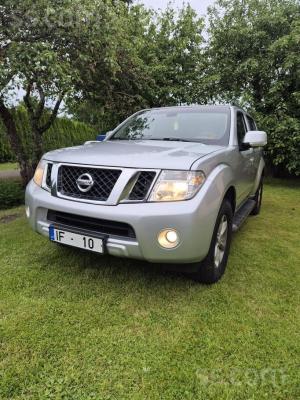Grey Nissan Pathfinder 2013 in Jurmala, with an engine capacity of 2.50 L and mileage of 323 thousand km for 7450 €, photo  on AUTOMOTO.COM.LV