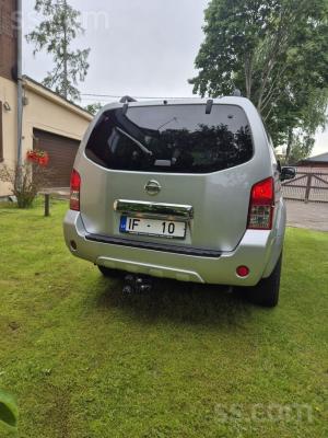 Pelēks Nissan Pathfinder 2013 Jūrmala, ar dzinēja tilpumu 2.50 L un nobraukumu 323 tūkst. km par 7450 €, foto 4 vietnē AUTOMOTO.COM.LV