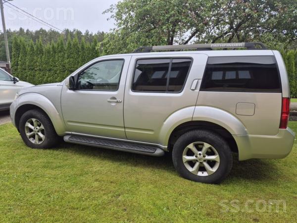 Pelēks Nissan Pathfinder 2013 Jūrmala, ar dzinēja tilpumu 2.50 L un nobraukumu 323 tūkst. km par 7450 €, foto 5 vietnē AUTOMOTO.COM.LV