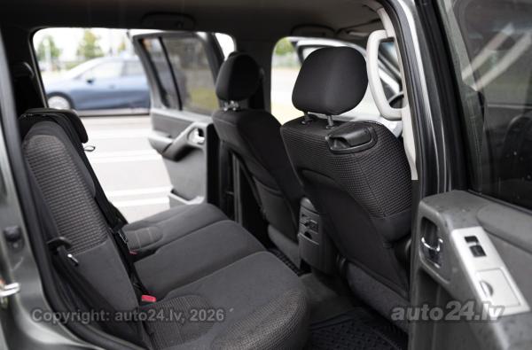 Pelēks Nissan Pathfinder 2006 Tallina, ar dzinēja tilpumu 2.50 L un nobraukumu 308 tūkst. km par 3999 €, foto 8 vietnē AUTOMOTO.COM.LV