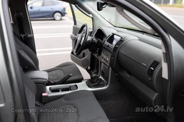 Pelēks Nissan Pathfinder 2006 Tallina, ar dzinēja tilpumu 2.50 L un nobraukumu 308 tūkst. km par 3999 €, foto 9 vietnē AUTOMOTO.COM.LV