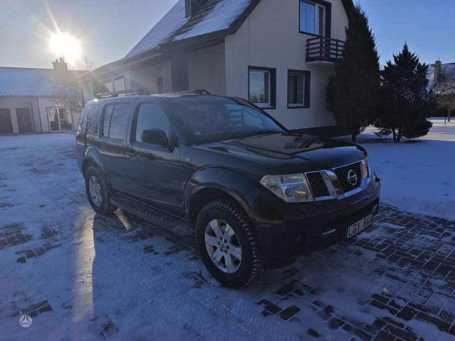 Sarkans Nissan Pathfinder 2005 Akmenė, ar dzinēja tilpumu 2.50 L un nobraukumu 258 tūkst. km par 4650 €, foto 5 vietnē AUTOMOTO.COM.LV