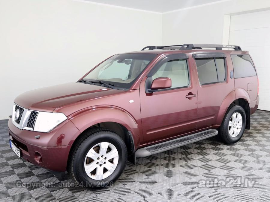 Red Nissan Pathfinder 2006 in Tallinn, with an engine capacity of 2.50 L and mileage of 306 thousand km for 2999 €, photo 3 on AUTOMOTO.COM.LV