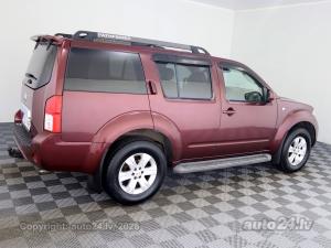 Red Nissan Pathfinder 2006 in Tallinn, with an engine capacity of 2.50 L and mileage of 306 thousand km for 2999 €, photo 4 on AUTOMOTO.COM.LV