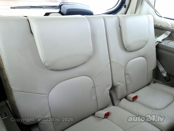 Red Nissan Pathfinder 2006 in Tallinn, with an engine capacity of 2.50 L and mileage of 306 thousand km for 2999 €, photo 8 on AUTOMOTO.COM.LV