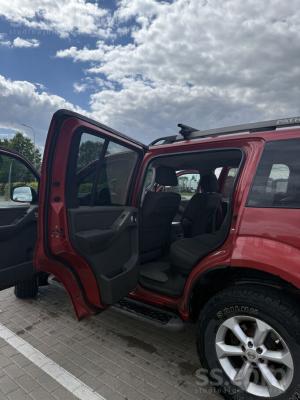 Sarkans Nissan Pathfinder 2008 Rīga, ar dzinēja tilpumu 2.50 L un nobraukumu 432 tūkst. km par 5600 €, foto 9 vietnē AUTOMOTO.COM.LV
