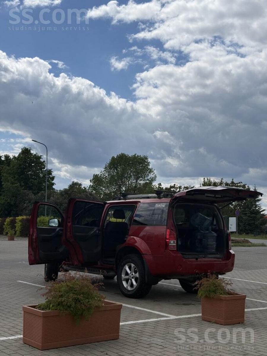Sarkans Nissan Pathfinder 2008 Rīga, ar dzinēja tilpumu 2.50 L un nobraukumu 432 tūkst. km par 5600 €, foto 10 vietnē AUTOMOTO.COM.LV