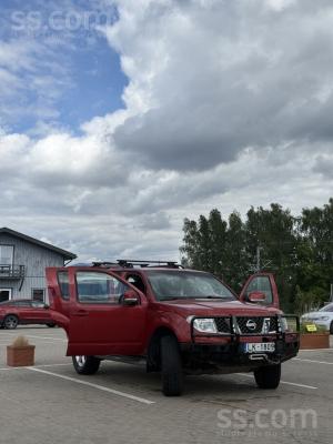 Sarkans Nissan Pathfinder 2008 Rīga, ar dzinēja tilpumu 2.50 L un nobraukumu 432 tūkst. km par 5600 €, foto 12 vietnē AUTOMOTO.COM.LV
