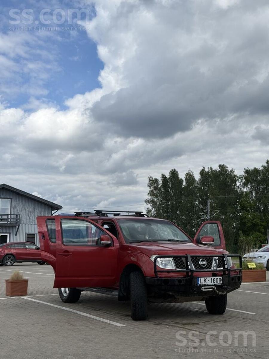Sarkans Nissan Pathfinder 2008 Rīga, ar dzinēja tilpumu 2.50 L un nobraukumu 432 tūkst. km par 5600 €, foto 12 vietnē AUTOMOTO.COM.LV