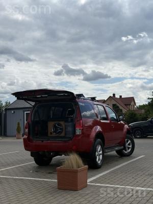 Sarkans Nissan Pathfinder 2008 Rīga, ar dzinēja tilpumu 2.50 L un nobraukumu 432 tūkst. km par 5600 €, foto 14 vietnē AUTOMOTO.COM.LV