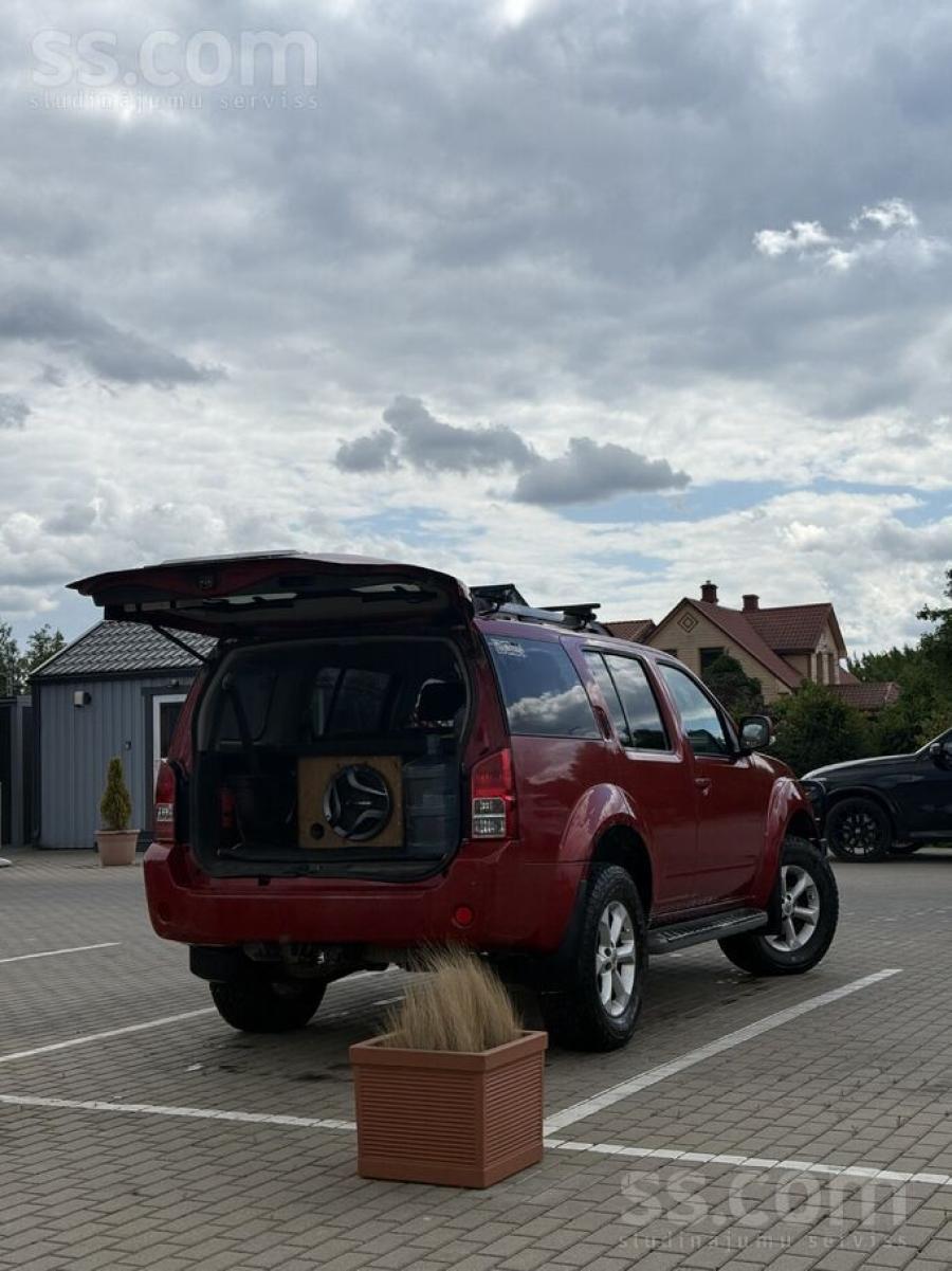 Sarkans Nissan Pathfinder 2008 Rīga, ar dzinēja tilpumu 2.50 L un nobraukumu 432 tūkst. km par 5600 €, foto 14 vietnē AUTOMOTO.COM.LV