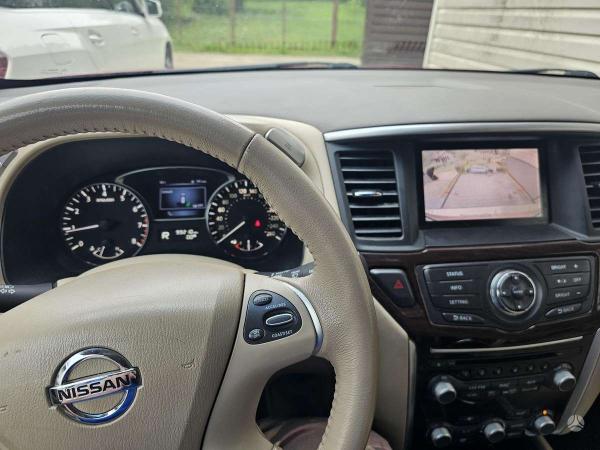 Red Nissan Pathfinder 2015 in Kaunas, with an engine capacity of 3.50 L and mileage of 160 thousand km for 7300 €, photo 2 on AUTOMOTO.COM.LV