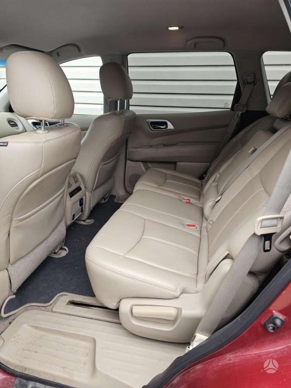 Red Nissan Pathfinder 2015 in Kaunas, with an engine capacity of 3.50 L and mileage of 160 thousand km for 7300 €, photo 9 on AUTOMOTO.COM.LV