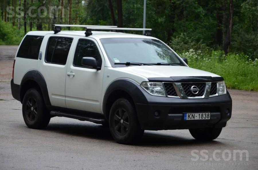 Balts Nissan Pathfinder 2008 Rīga, ar dzinēja tilpumu 2.50 L un nobraukumu 373 tūkst. km par 4790 €, foto 1 vietnē AUTOMOTO.COM.LV
