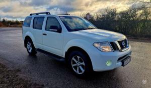 White Nissan Pathfinder 2012 in Vilnius, with an engine capacity of 2.49 L and mileage of 213 thousand km for 9500 €, photo  on AUTOMOTO.COM.LV