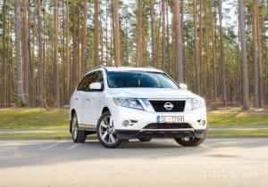 Balts Nissan Pathfinder 2014 Rīga, ar dzinēja tilpumu 2.50 L un nobraukumu 150 tūkst. km par 11190 €, foto 3 vietnē AUTOMOTO.COM.LV