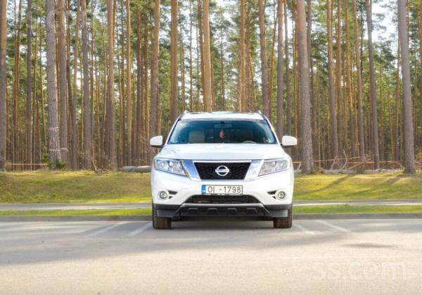 Balts Nissan Pathfinder 2014 Rīga, ar dzinēja tilpumu 2.50 L un nobraukumu 150 tūkst. km par 11190 €, foto 3 vietnē AUTOMOTO.COM.LV