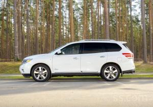 Balts Nissan Pathfinder 2014 Rīga, ar dzinēja tilpumu 2.50 L un nobraukumu 150 tūkst. km par 11190 €, foto 5 vietnē AUTOMOTO.COM.LV
