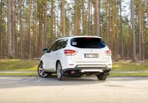 Balts Nissan Pathfinder 2014 Rīga, ar dzinēja tilpumu 2.50 L un nobraukumu 150 tūkst. km par 11190 €, foto 8 vietnē AUTOMOTO.COM.LV