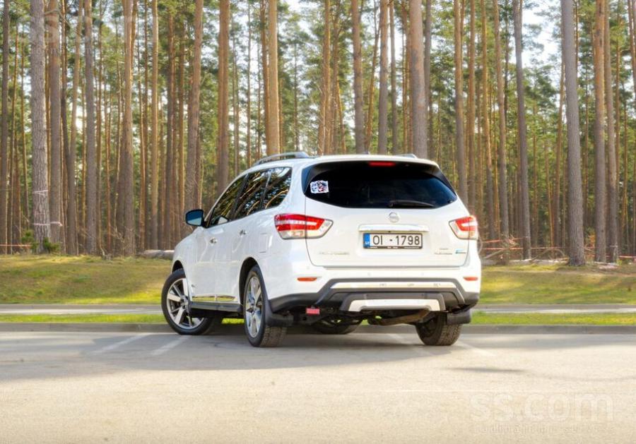 Balts Nissan Pathfinder 2014 Rīga, ar dzinēja tilpumu 2.50 L un nobraukumu 150 tūkst. km par 11190 €, foto 8 vietnē AUTOMOTO.COM.LV