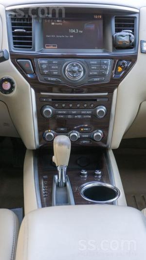 Balts Nissan Pathfinder 2014 Rīga, ar dzinēja tilpumu 2.50 L un nobraukumu 150 tūkst. km par 11190 €, foto 13 vietnē AUTOMOTO.COM.LV