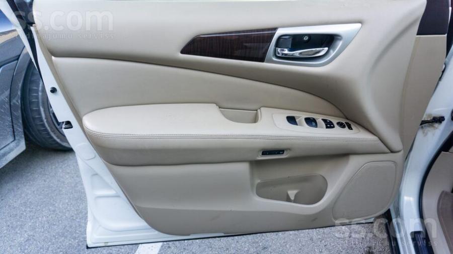 Balts Nissan Pathfinder 2014 Rīga, ar dzinēja tilpumu 2.50 L un nobraukumu 150 tūkst. km par 11190 €, foto 27 vietnē AUTOMOTO.COM.LV