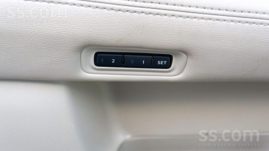 Balts Nissan Pathfinder 2014 Rīga, ar dzinēja tilpumu 2.50 L un nobraukumu 150 tūkst. km par 11190 €, foto 28 vietnē AUTOMOTO.COM.LV